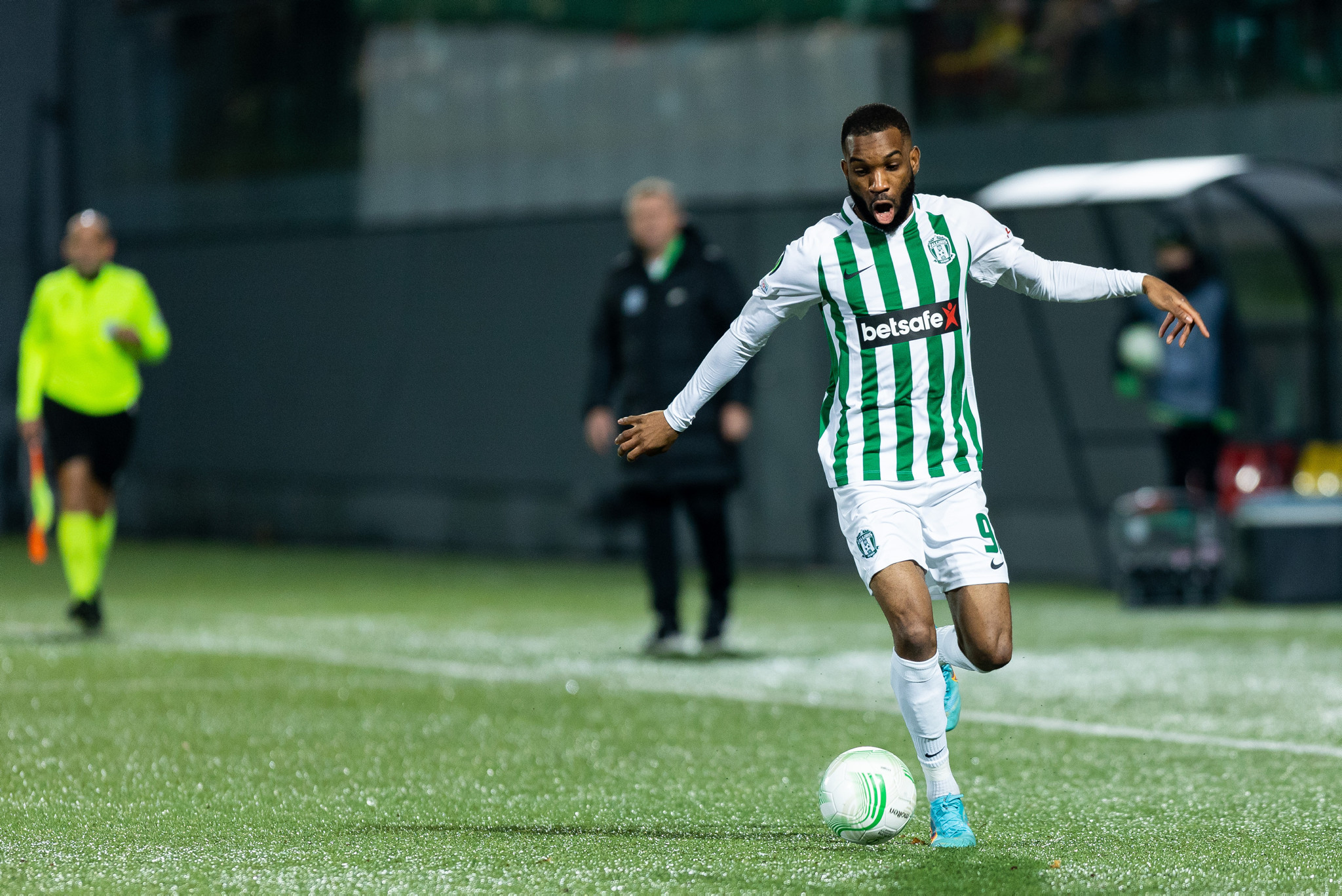 Viltis dužo: pirmoje pusėje du įvarčius sugėręs „Žalgiris“ baigė kovas ...