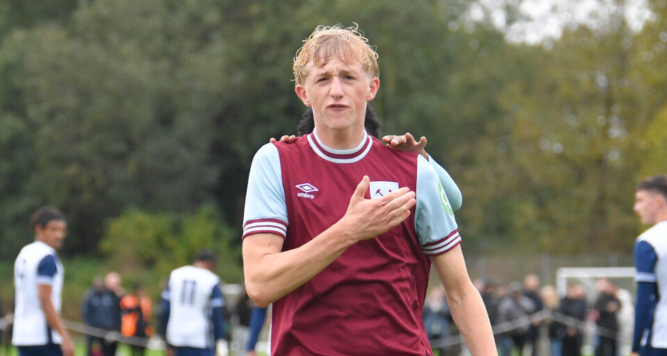 Lietuvos pilietybę turintis 17-metis sudarė sutartį su „Premier“ lygos ...